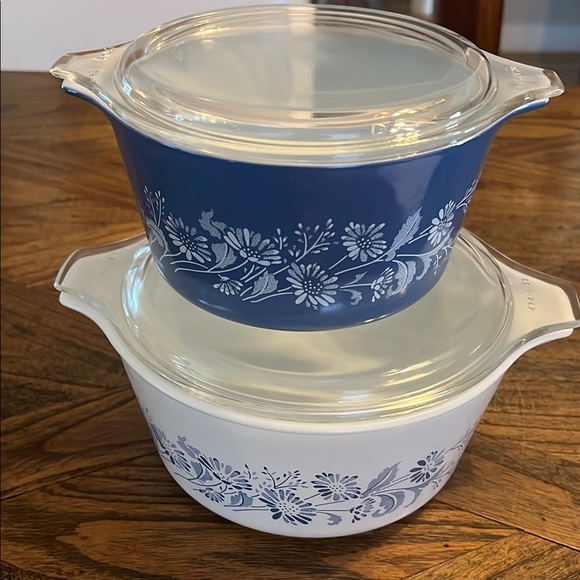 Pyrex | Kitchen | Vintage 98s Pyrex Blue White Floral Casserole Dish ...